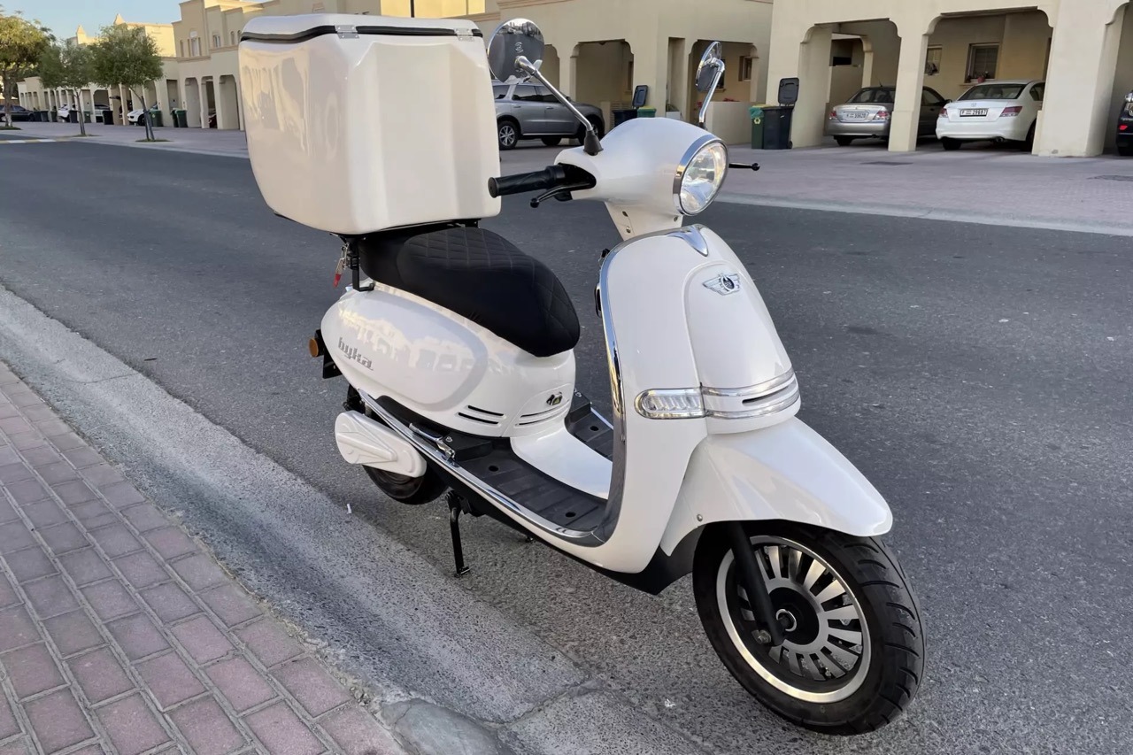 The Real Life Of A Delivery Rider In Dubai - One Moto